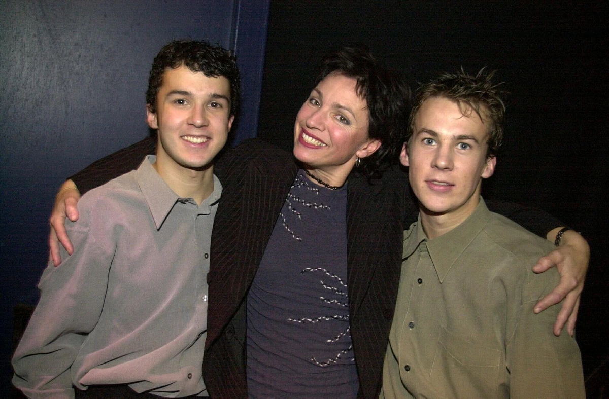 Ylvis - En Kabaret | Ylvis Wikia | Fandom