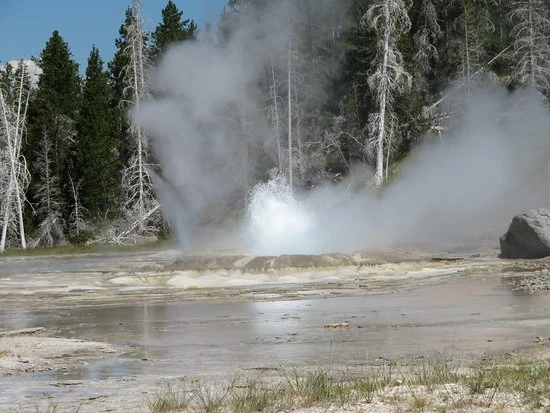 Turban Geyser | Yellowstone Geysers Wiki | Fandom