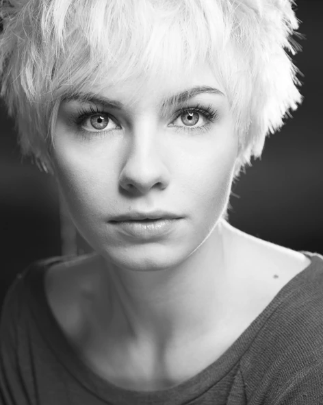 Sydney Rae White | Young Dracula Wiki | Fandom