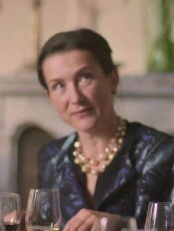 Louise | Young Royals Wiki | Fandom