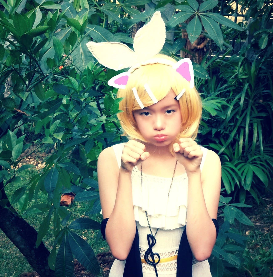 Kagamine Rin (character) | YoungWritersClub Wiki | Fandom