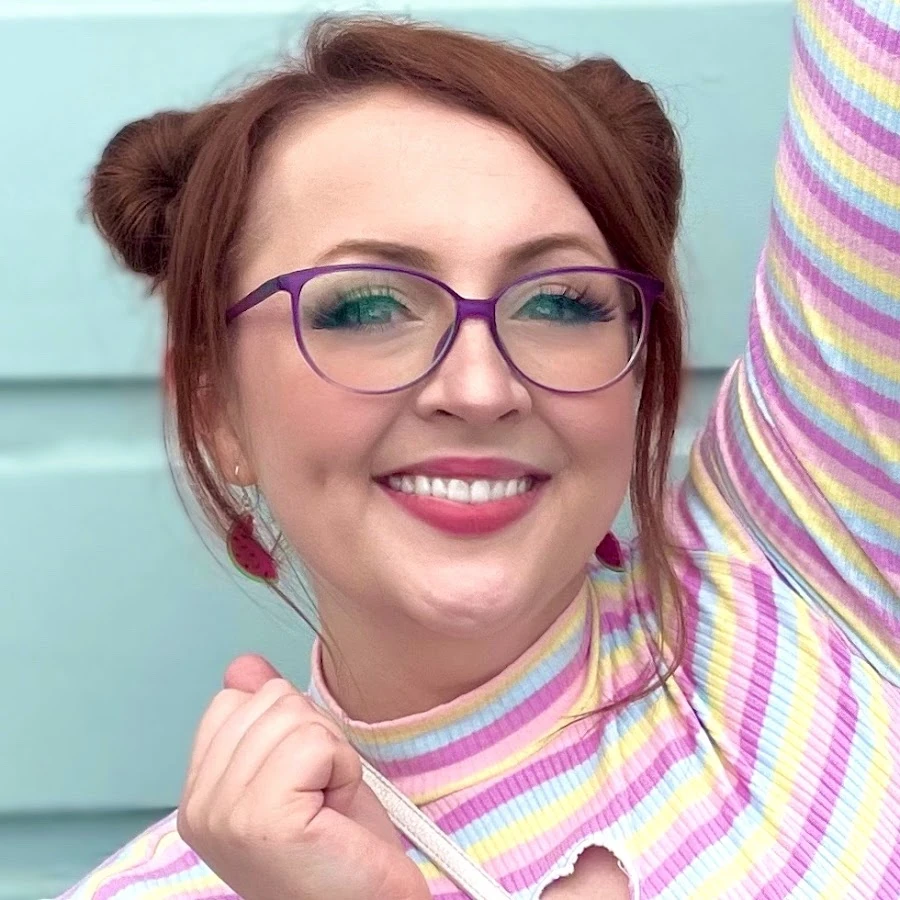 Lizz Robinett | Youtube Crossover Wiki | Fandom