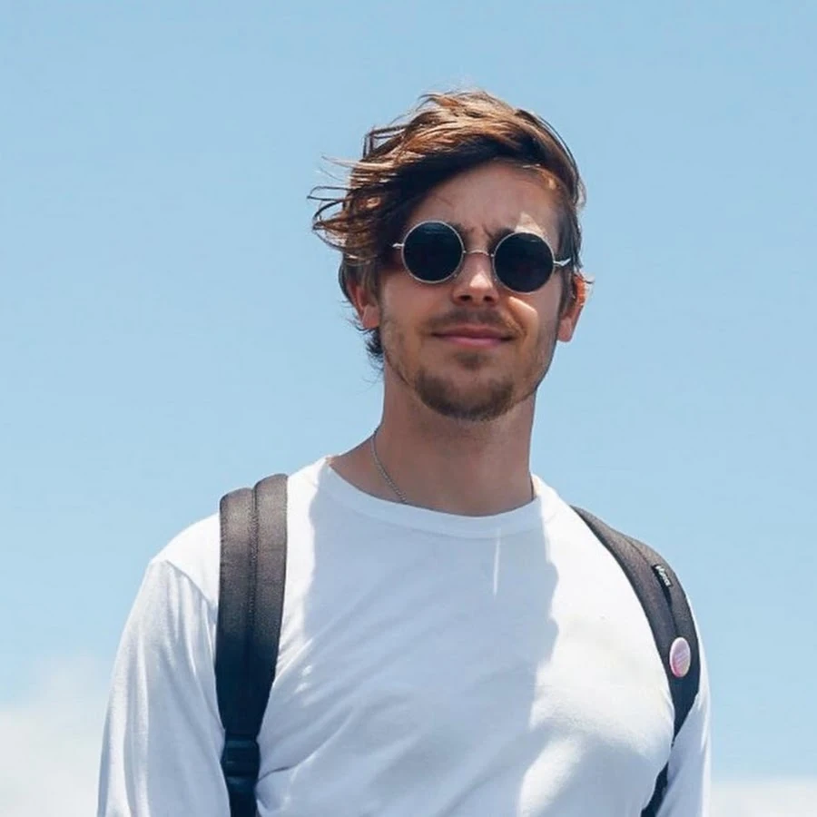 Chas Laughlin | Wikitubia | Fandom