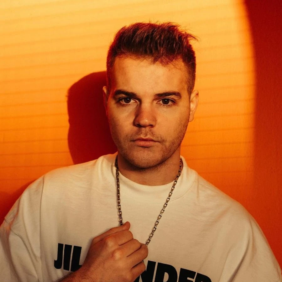 AlexV | YouTube Wiki | Fandom