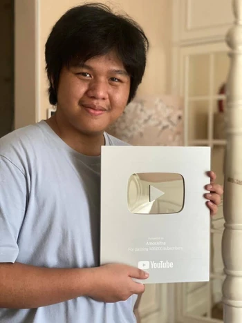 AmorAltra | Wikitubia | Fandom