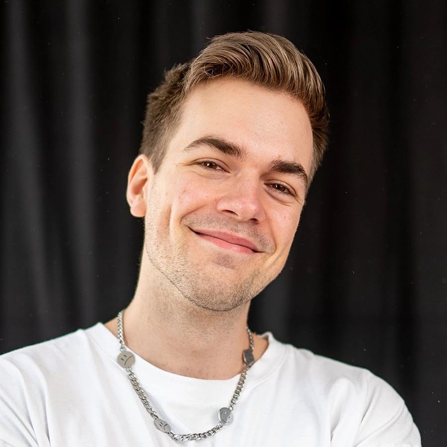 MAX | YouTube Wiki | Fandom