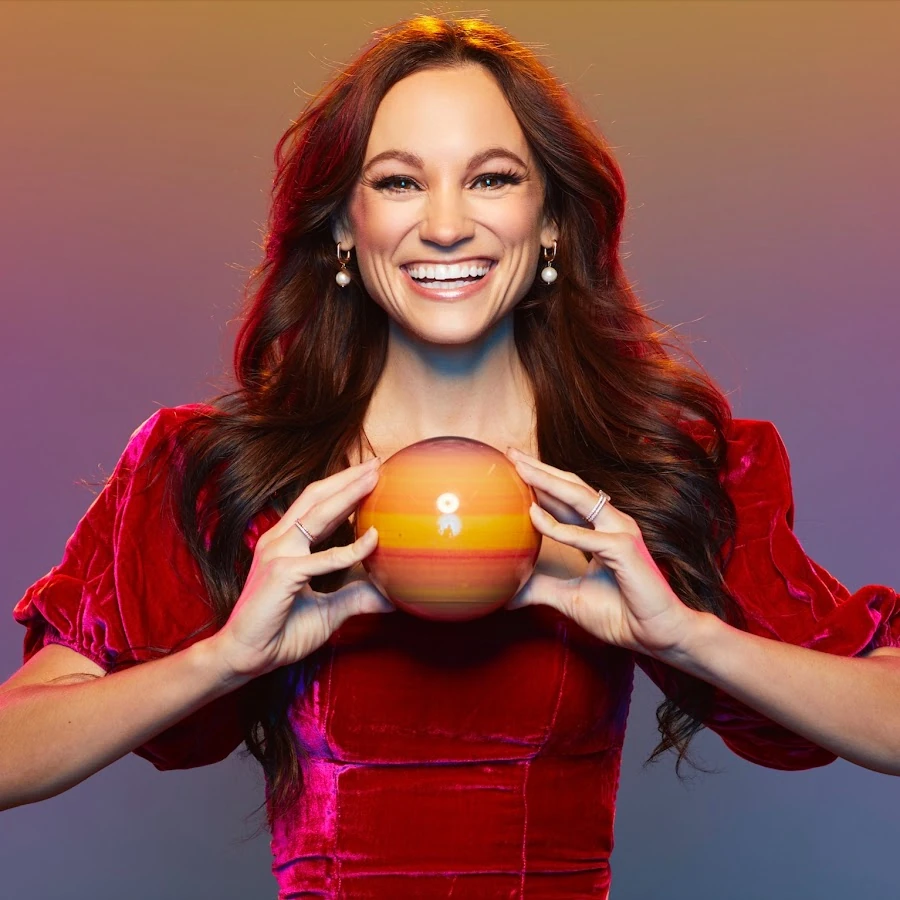 Emily Calandrelli | Wikitubia | Fandom