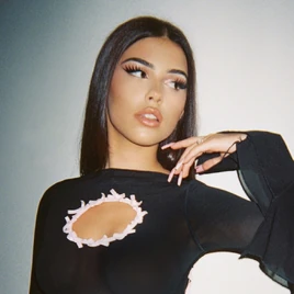 Leah Halton | Wikitubia | Fandom