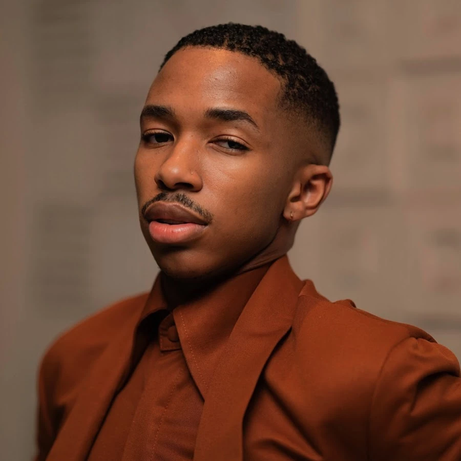 Lasizwe Dambuza | Wikitubia | Fandom