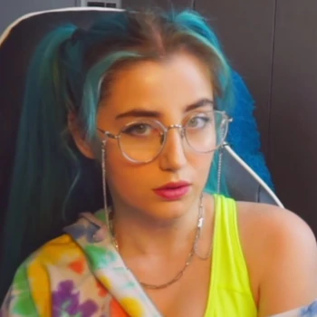 Gee Nelly | Wikitubia | Fandom