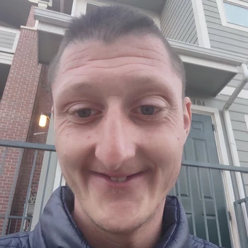 Daniel Larson | Wikitubia | Fandom