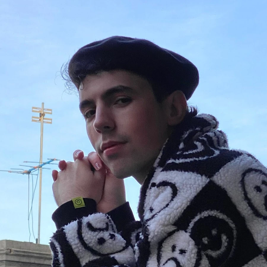 Mike's Mic | Wikitubia | Fandom