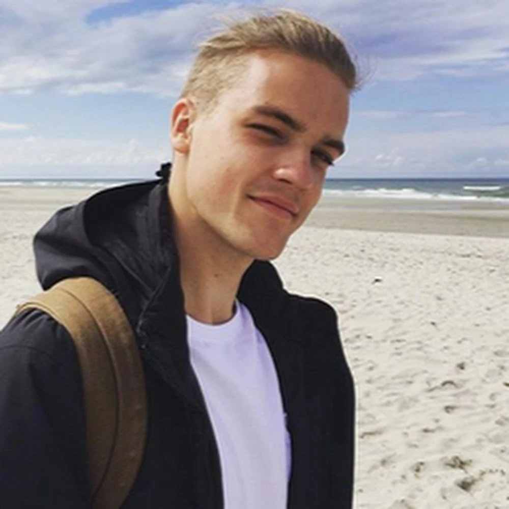 EsKay | YouTube Wiki | Fandom