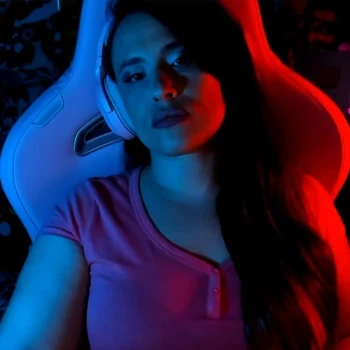 Una Alienada | Wiki YouTube Pedia | Fandom