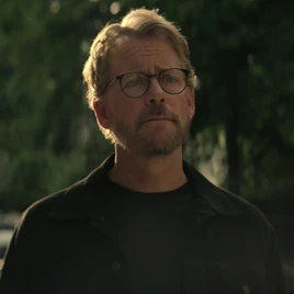 Tom Lockwood | YOU Wiki | Fandom