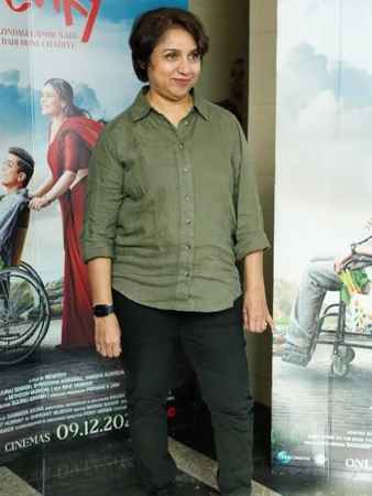 Revathi Actress Age 60 Photos - Moonagedaydream.film