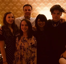 Izzy Harrison | YUNGBLUD Wiki | Fandom