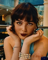 Izzy Harrison | YUNGBLUD Wiki | Fandom