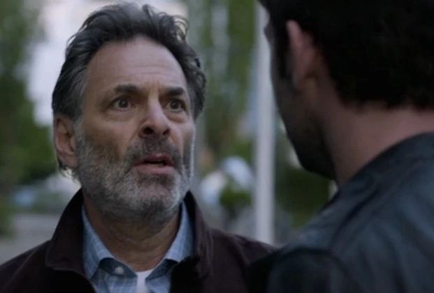 Robert Oz | Zoo (TV Series) Wikia | Fandom